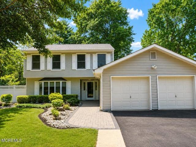 101 Fawn Dr, Matawan, NJ 07747