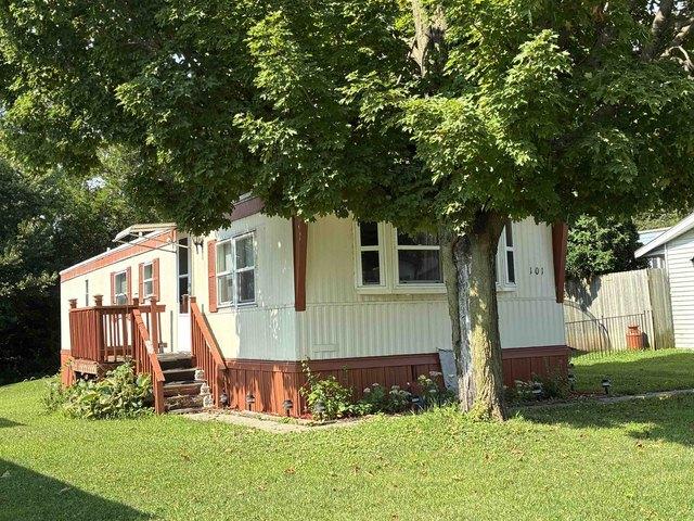 101 Falling Creek Dr Unit 101, Janesville, WI 53548