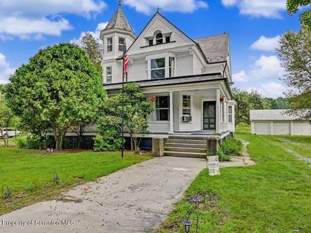 101 Falls Ave, Hawley, PA 18428