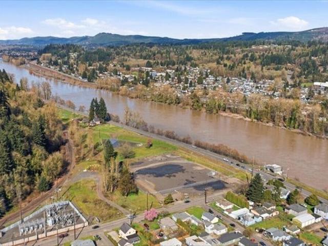 101 Fishers Ln, Longview, WA 98632