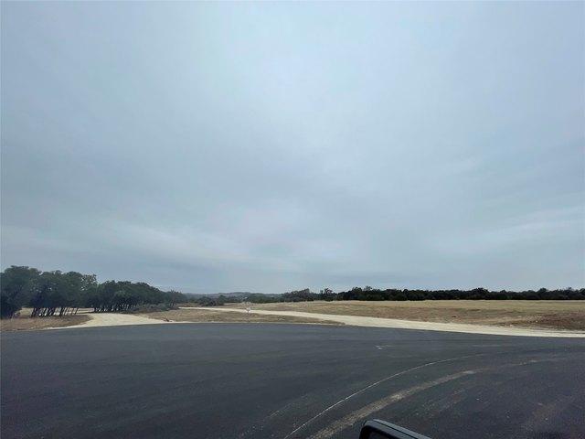 101 Flying Owl Dr, Johnson City, TX 78636