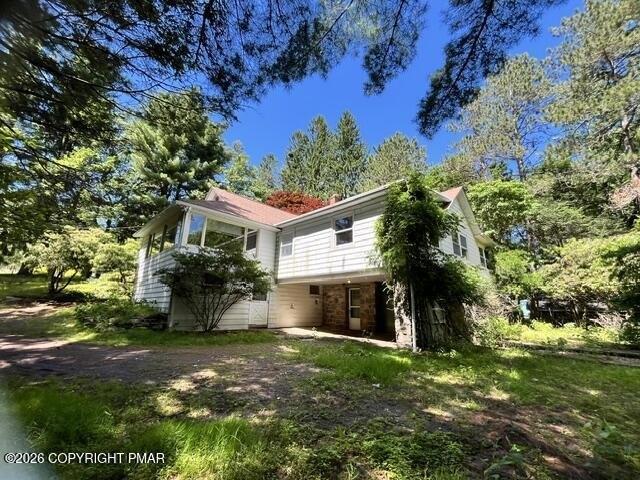 101 Knob Rd, Mount Pocono, PA 18344