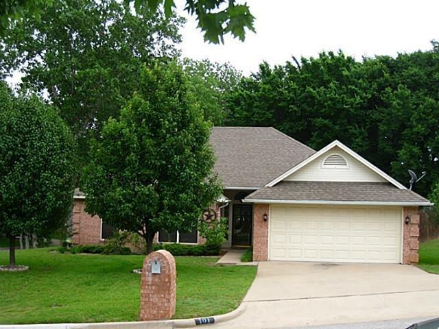 101 King Arthur Ct, Weatherford, TX 76086