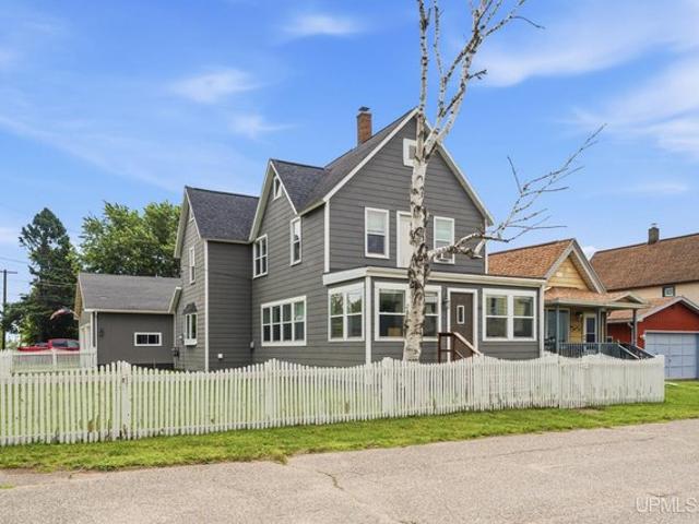 101 Houghton St, Negaunee, MI 49866