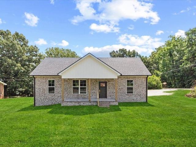 101 Hogin Rd, Dickson, TN 37055