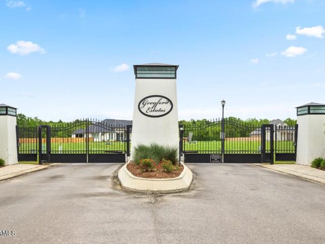 101 Hanson Brook Dr, Lafayette, LA 70503 | MLS #18000 | Compass