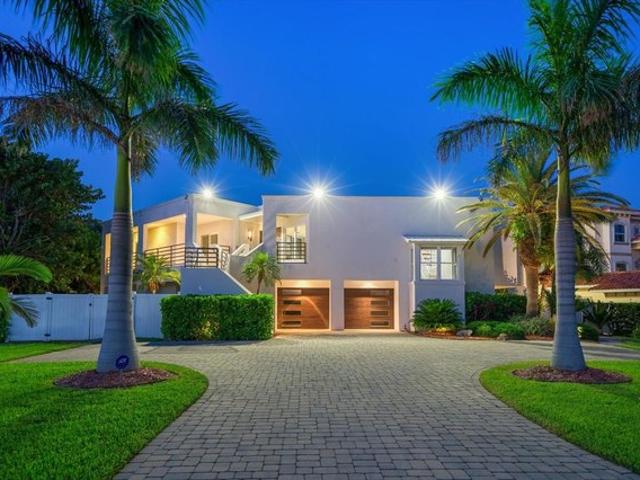 101 Harrison Ave, Belleair Beach, FL 33786