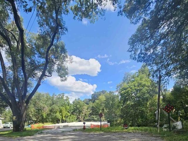 101 Highland Dr, Iowa City, IA 52246