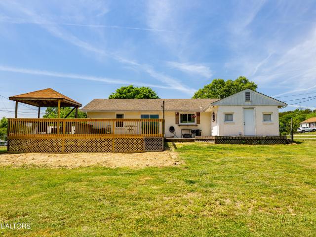 101 Hillcrest Lane