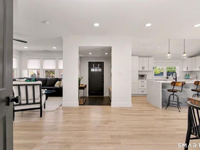 101 Hirsch Rd, Stamford, CT 06905
