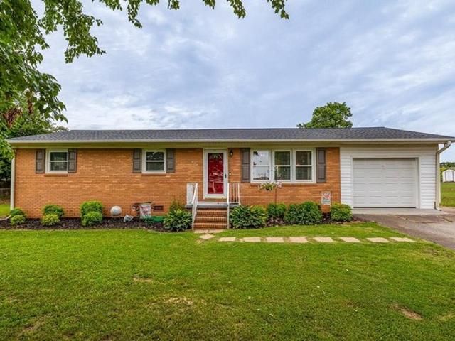 101 Huey St, Boiling Springs, SC 29316