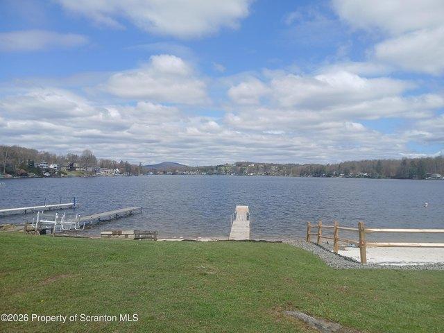 101 Iolian Rd, Greenfield Township, PA 18407