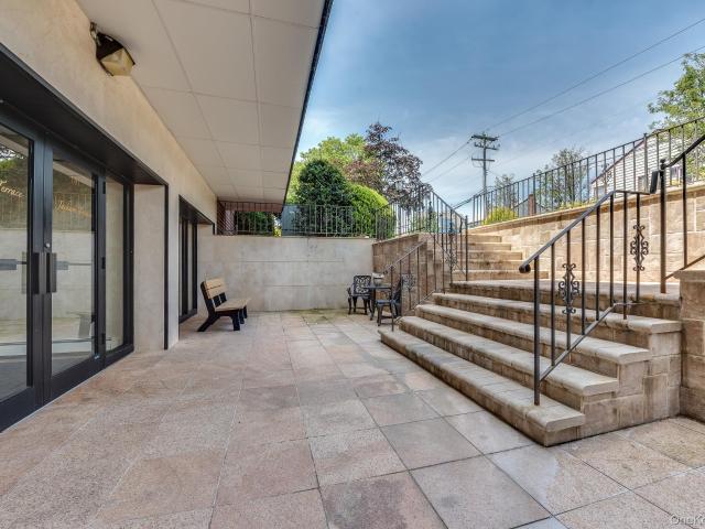 101 Jackson Avenue 2P