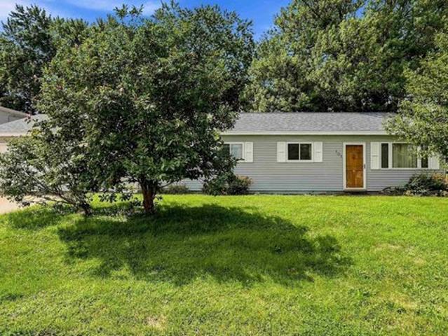 101 Jule Ave, East Dubuque, IL 61025