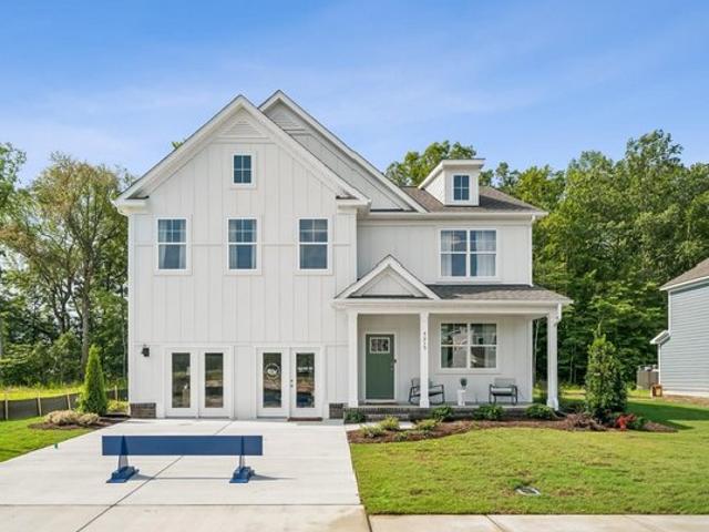101 Julian Dr, Waynesboro, VA 22980
