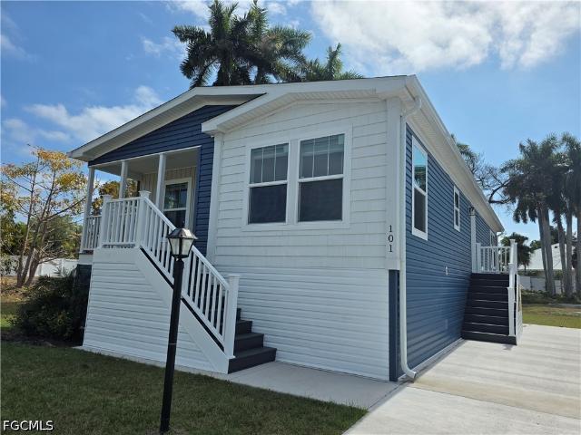 101 Oak Ln, Fort Myers, FL 33908 | MLS #2026002