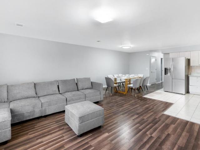 101 Oak St # 2