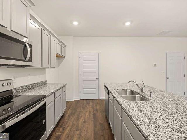 101 Oakchase Park