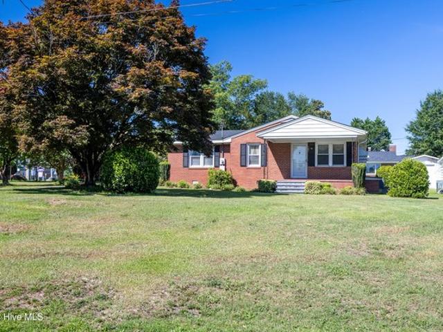 101 Oakland Blvd, Clinton, NC 28328