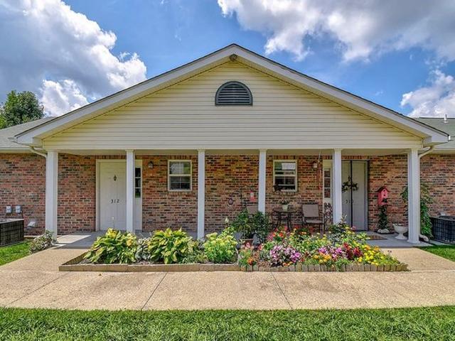 101 Oakmont Way, Mount Hope, WV 25880