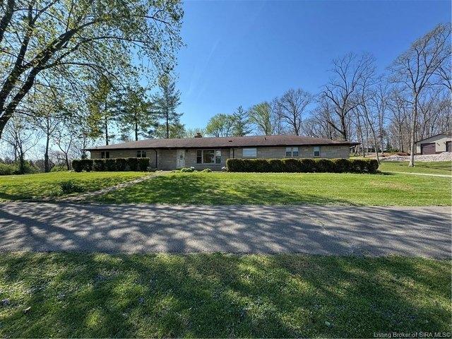 101 Oakwood Dr, Salem, IN 47167