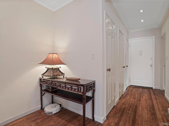 101 Old Mamaroneck Road 2A7