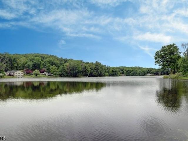 101 Old Clove Rd, Wantage Township, NJ 07461