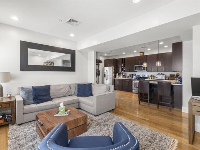 101 Old Harbor St Apt 3, Boston, MA 02127