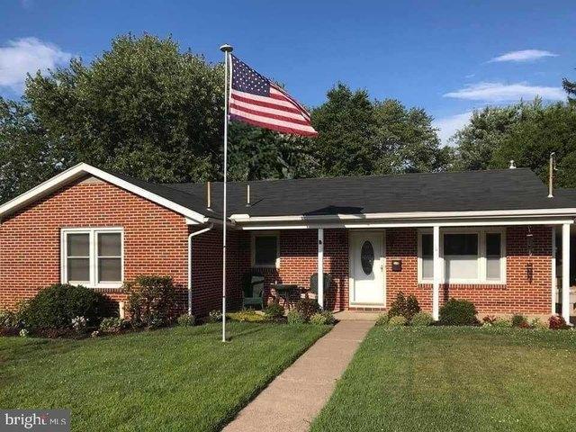 101 Orchard St, Mechanicsburg, PA 17055