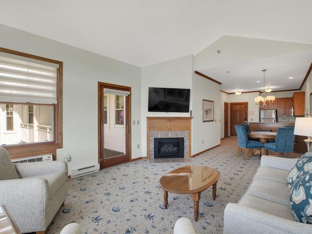 101 Osthoff Ave, Unit 392