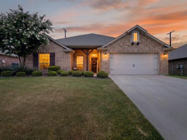 101 Loving Trl, Justin, TX 76247