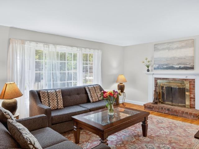101 Longfellow Dr