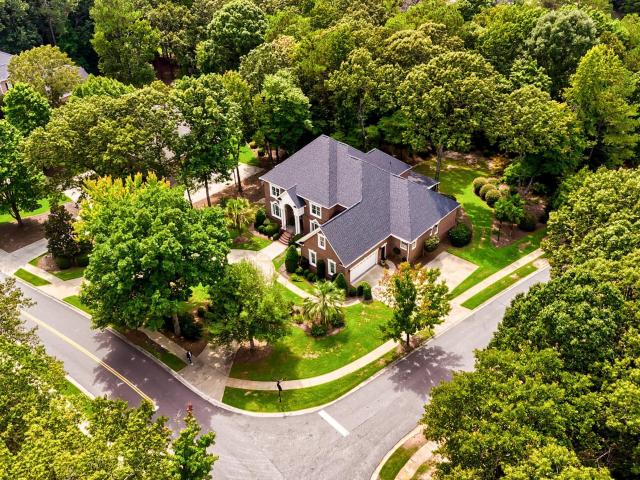 101 Laurent Way