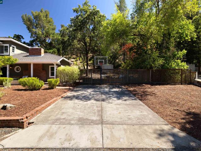 101 La Bolsa Rd