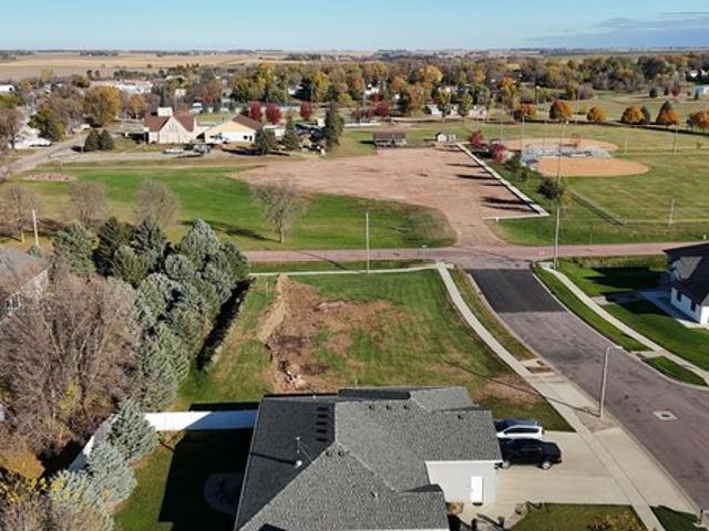 101 Lacy Ave, Garretson, SD 57030