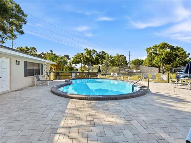 101 Lake Ave NE, Unit 215, Largo, FL 33771 | MLS #TB8523