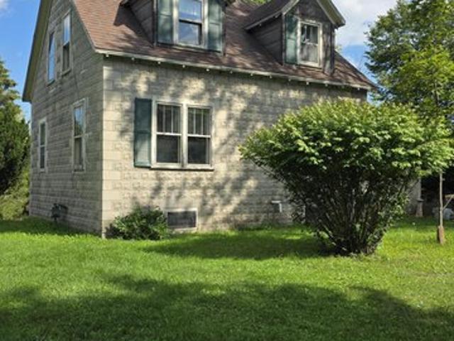 101 Lake St, Cascade, WI 53011