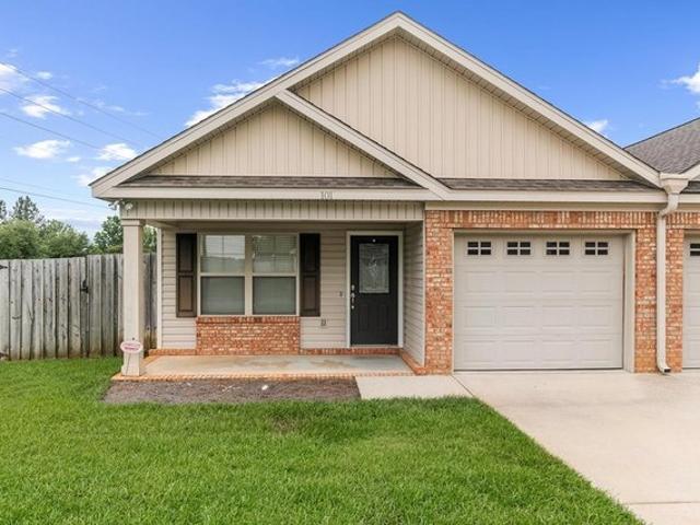 101 Legends Ct, Dothan, AL 36305
