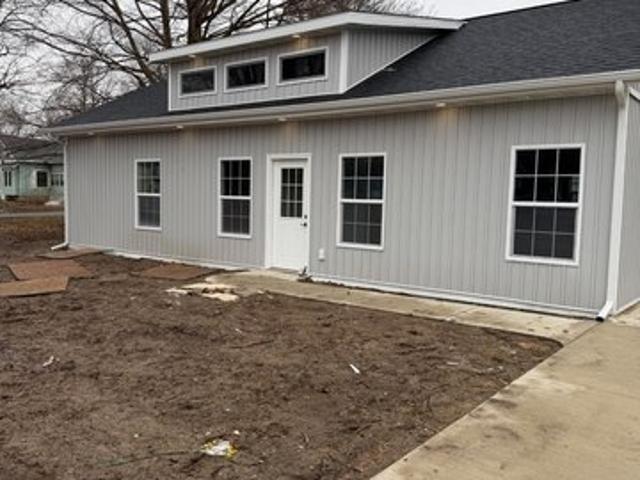101 Lester Ave, Dowagiac, MI 49047