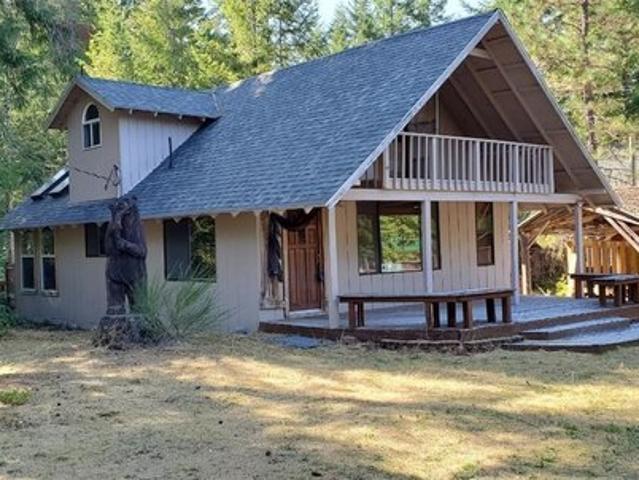 101 Mountain View Dr N, Ashford, WA 98304