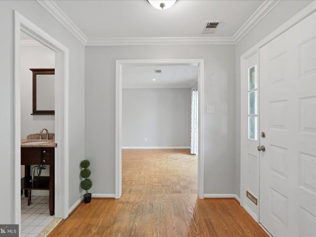 101 Montgomery Ave, Unit B2, Bala Cynwyd, PA 19004 | MLS #PAMC2177