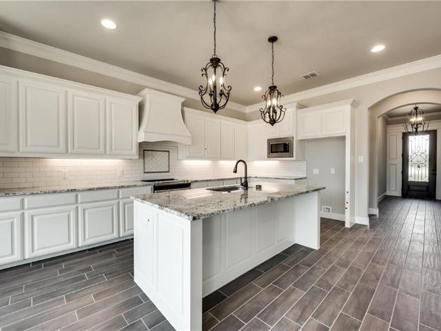 101 Maverick Ct, Granbury, TX 76049 | MLS #21240 | Compass