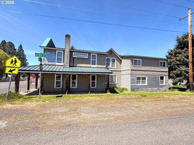 101 Main ST