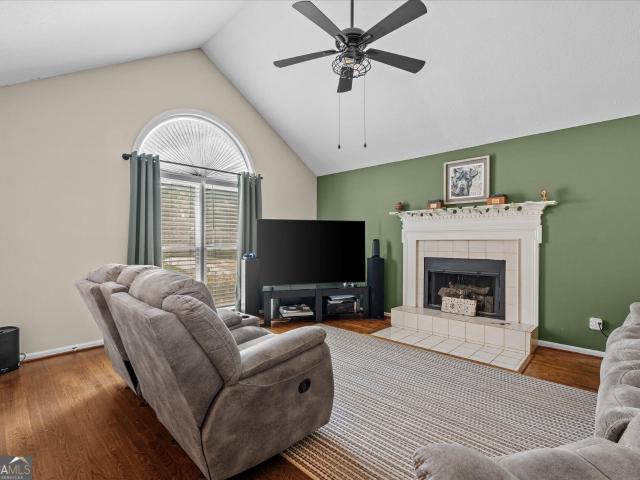 101 Mallard Ln