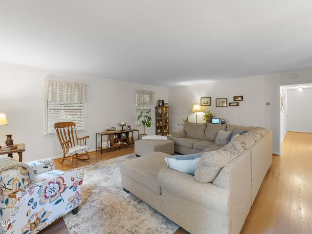 101 Meadowcrest Drive