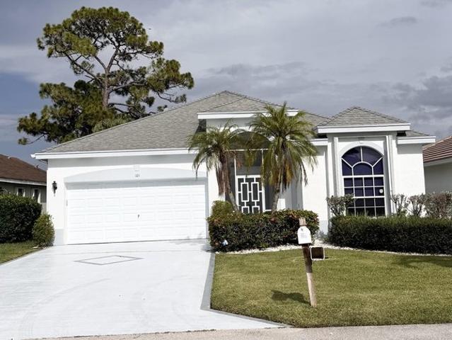 101 Meadowlands Dr, Royal Palm Beach, FL 33411
