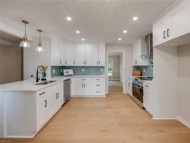 101 Middlewood LN