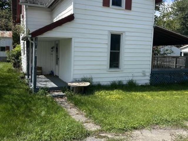 101 N Earl St, Waynesfield, OH 45896