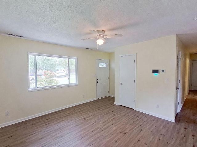 101 N Glen Court