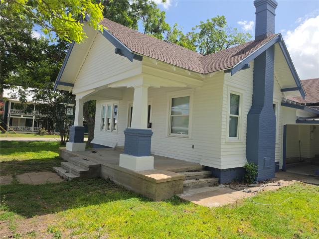 101 N Hackberry